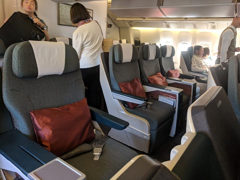 Cathay Pacific CX784 772 Business Class Flight Review: Denpasar to Hong ...